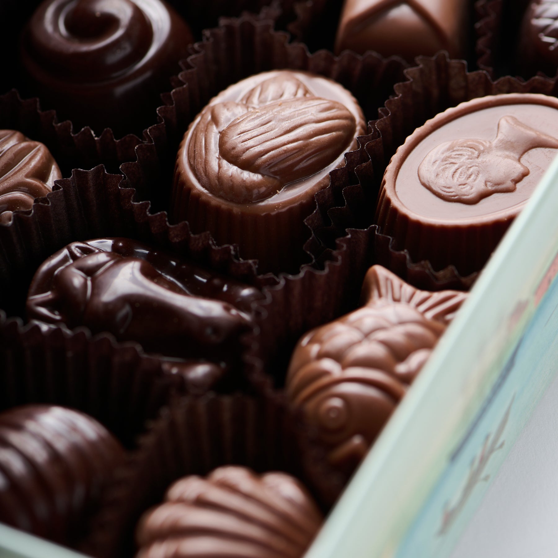 Louis Sherry 12 pc Chocolate Tin – Blanche + Mimi